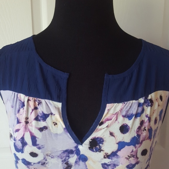 Vera Wang | Tops | Floral Sleeveless Top | Poshmark